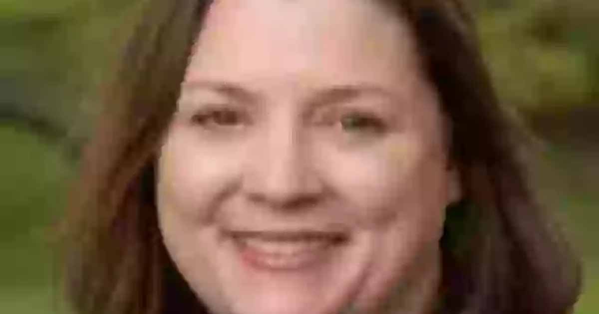 Woman shares four warning signs that led to her colon cancer diagnosis